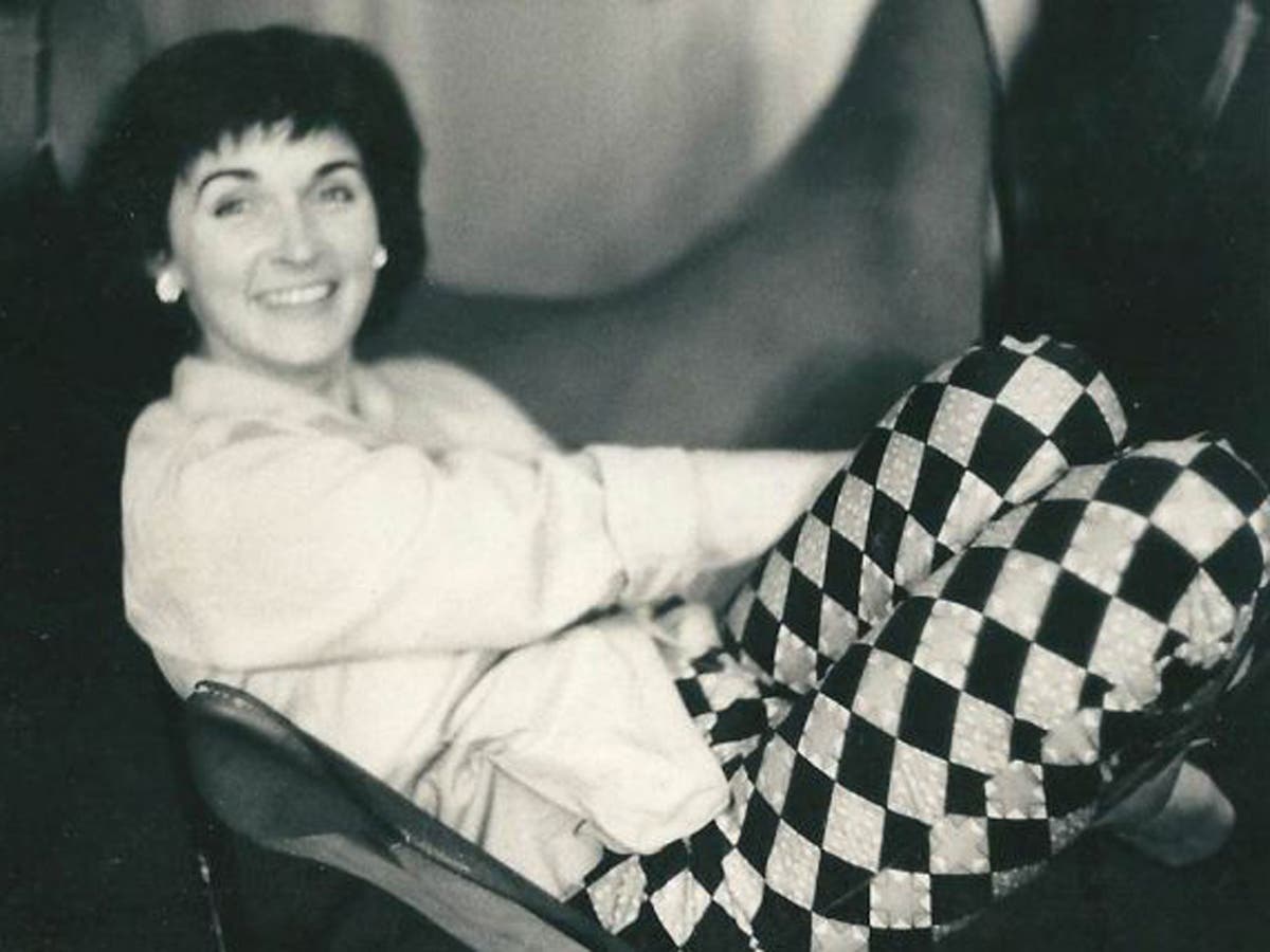 Elizabeth Young: Writer, researcher and ferocious campaigner for ...