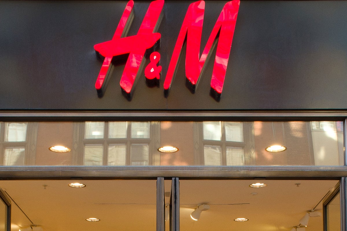 H&M shamed and fined for not paying staff minimum wage | The ...