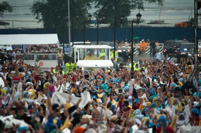 Pope Francis in Philippines: Six million people attend outdoor Mass ...
