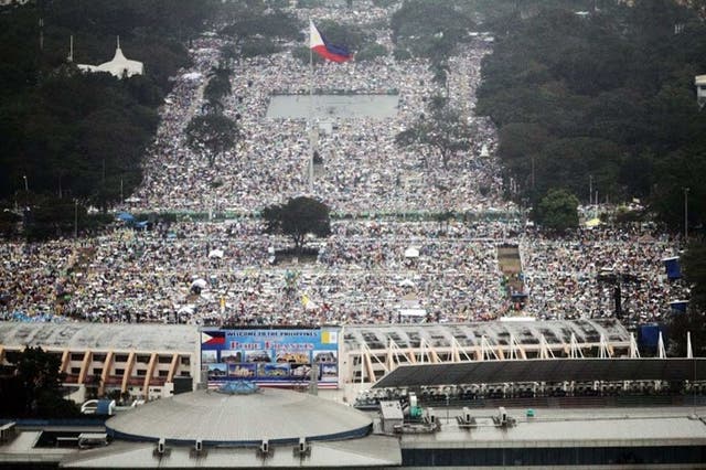 Pope Francis in Philippines: Six million people attend outdoor Mass ...