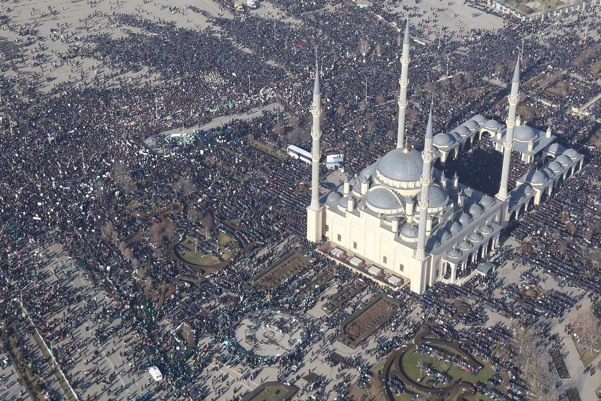 Charlie Hebdo protests: Chechnya declares holiday for rally against ...