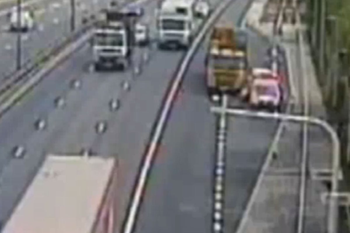 Video shows 'dangerous driver' hit RAC patrol man as he repairs broken ...