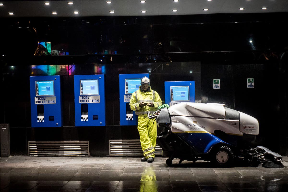 '24 Hour Economy': Stunning images of Britain's night time workers ...
