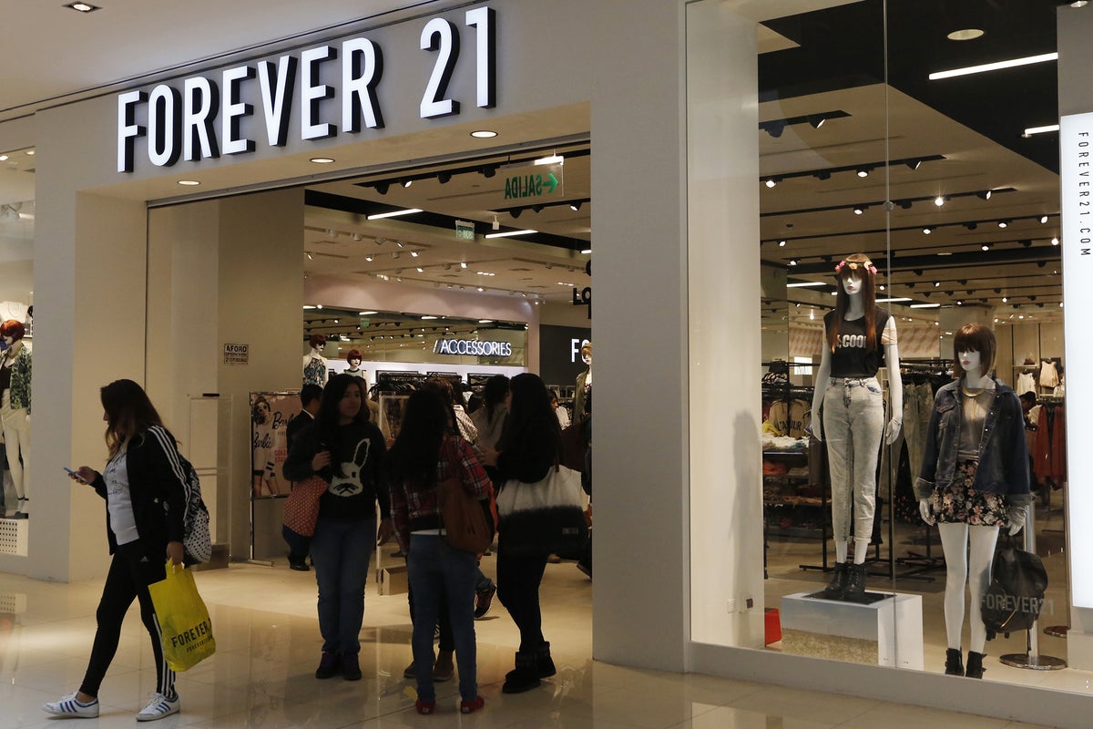 Forever 21 laying of hundreds of staff across the country | The Independent