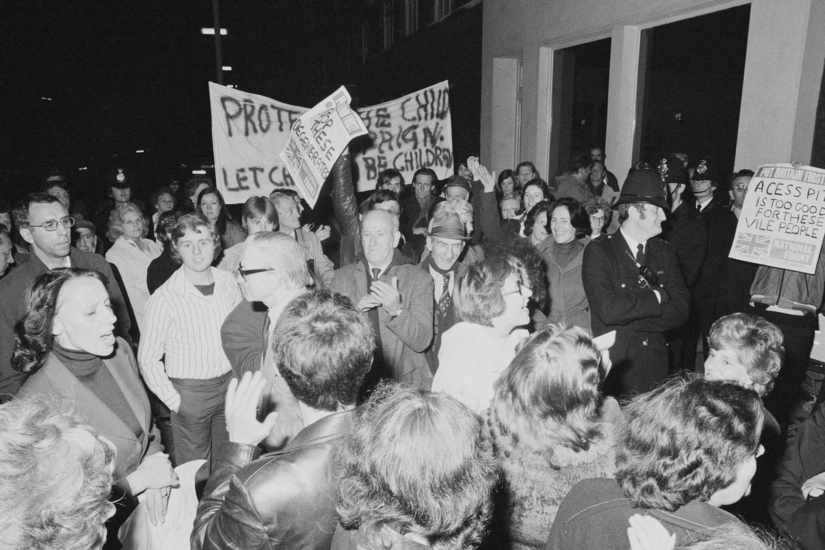 Call for inquiry into links between senior civil servant Sir Peter ...