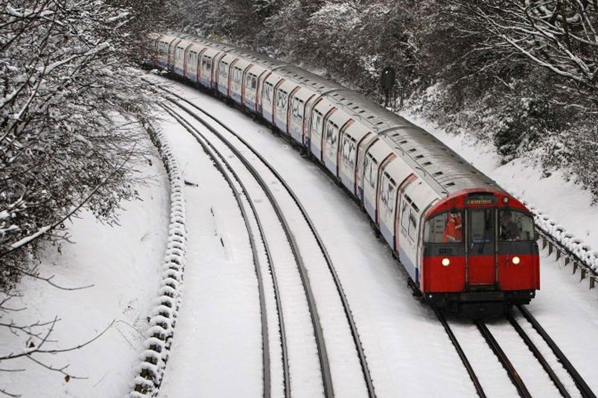 Northern commuters may ride decades-old Tube trains | The Independent ...