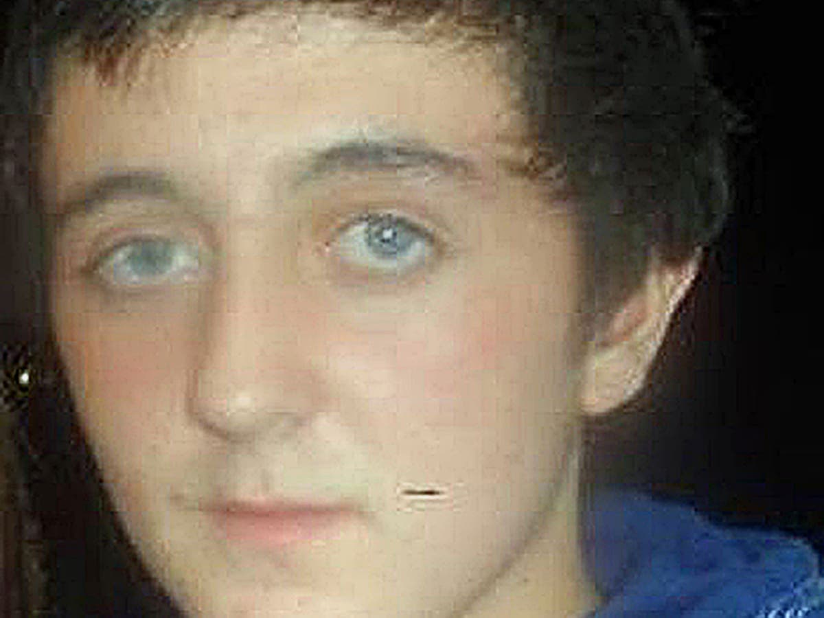 Alan Cartwright: Teenage boy stabbed to death while cycling with ...