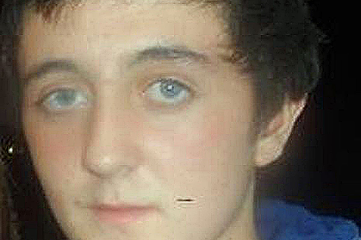 Alan Cartwright: Teenage boy stabbed to death while cycling with ...