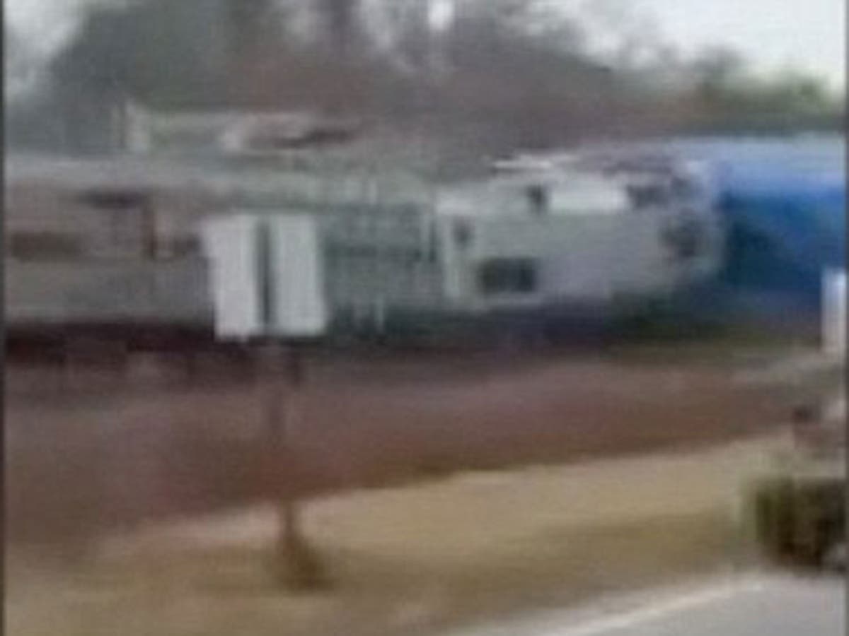 Video captures level crossing collision between Amtrak train and truck ...