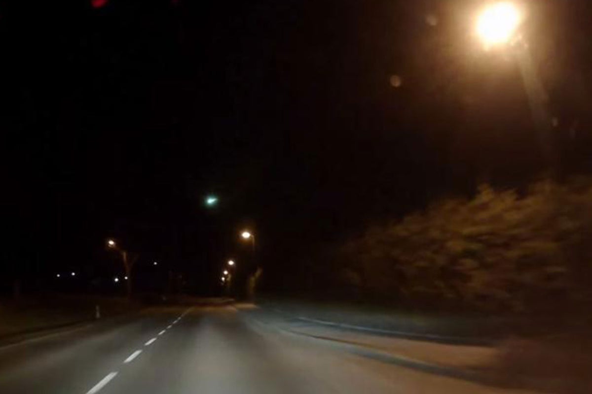 Spectacular dashcam footage captures massive meteor streaking across ...