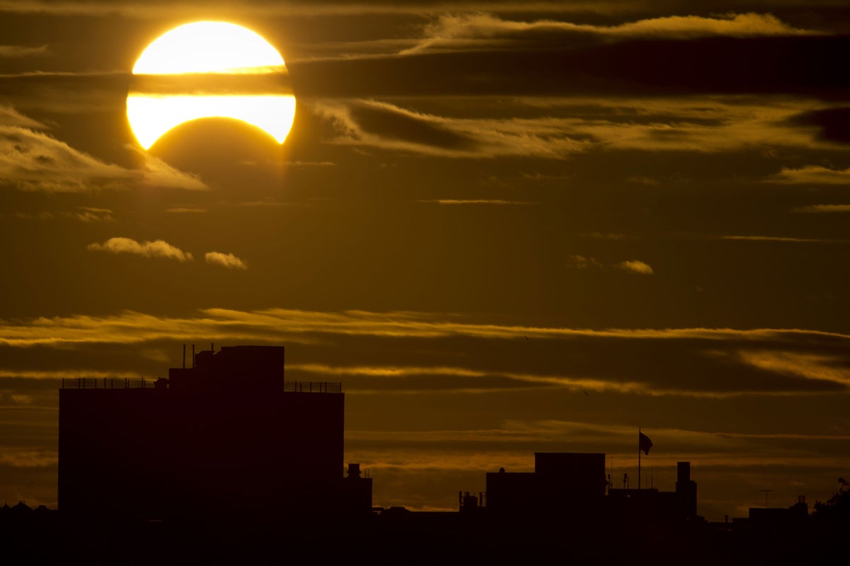 UK solar eclipse 2015: Weather and cold front could block out views ...