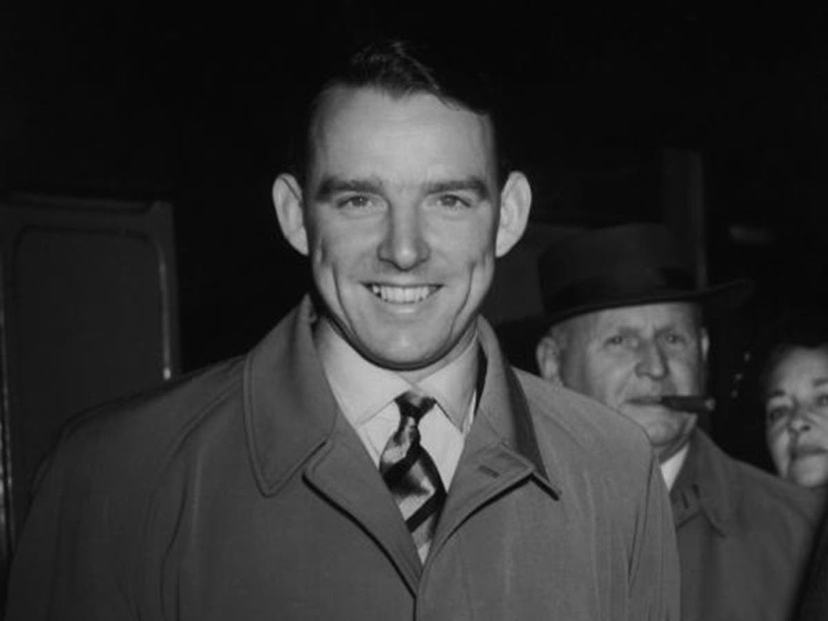 Bob Appleyard: Cricketer who overcame illness and family tragedy to ...