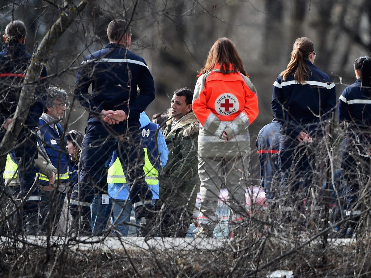 Germanwings crash: Victims' relatives arrive at the crash site | The ...