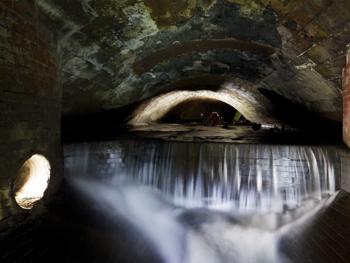 Amazing time-lapse of over 5,000 images captures the eerie beauty of ...