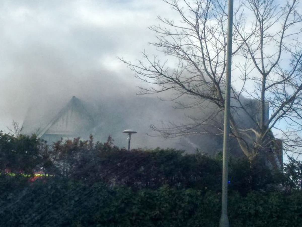 Bicester Village fire: Large blaze breaks out at shopping outlet | The ...
