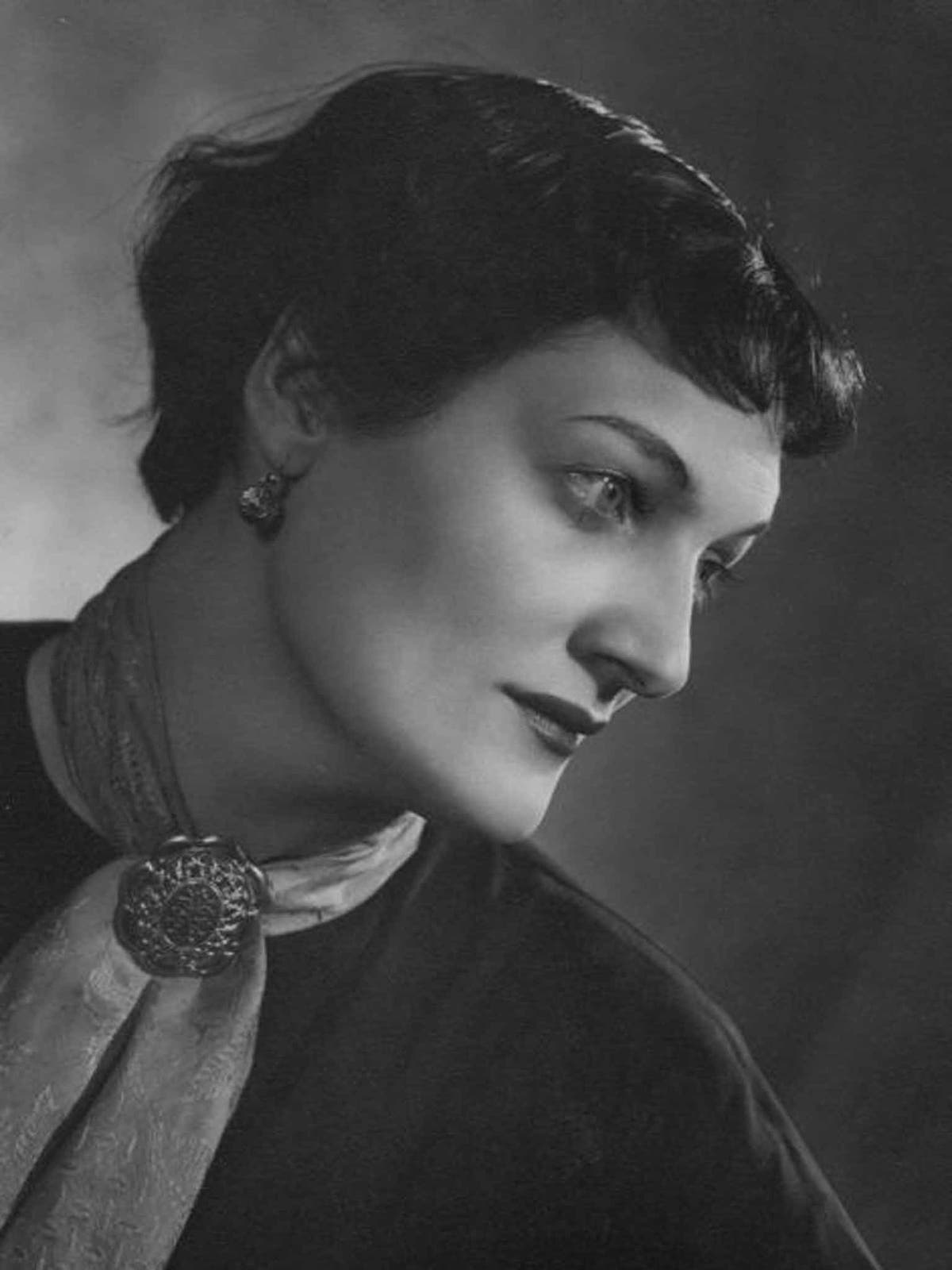 Romany Bain: Show-business interviewer who charmed Richard Burton and ...