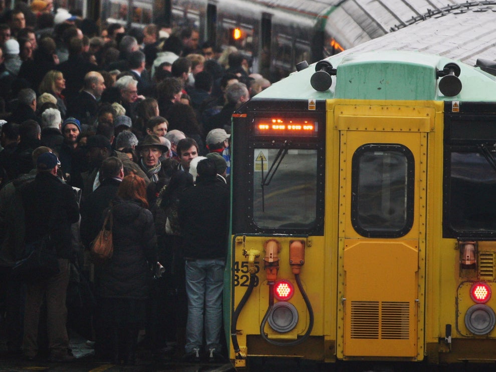 London Bridge delays: Thousands of commuters caught in fresh chaos ...