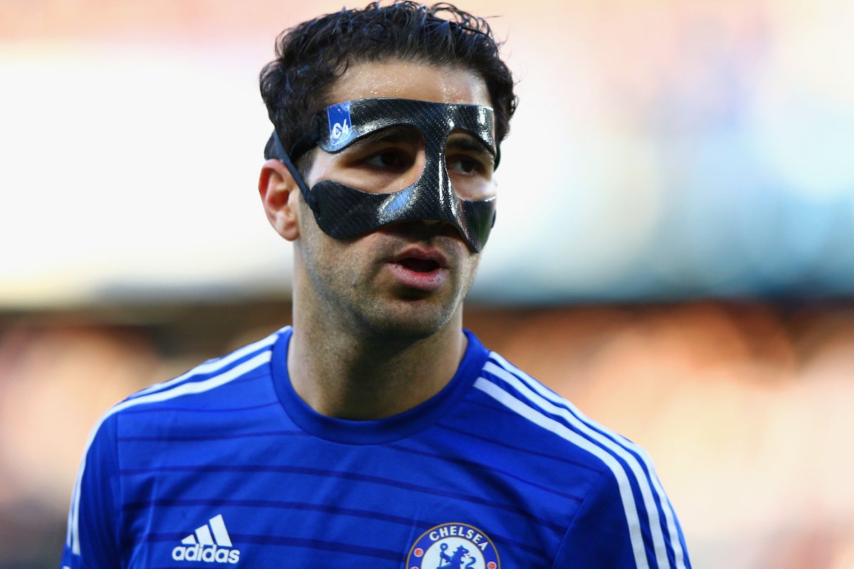 Cesc Fabregas poster at the Emirates is a 'disgrace' and should be ...