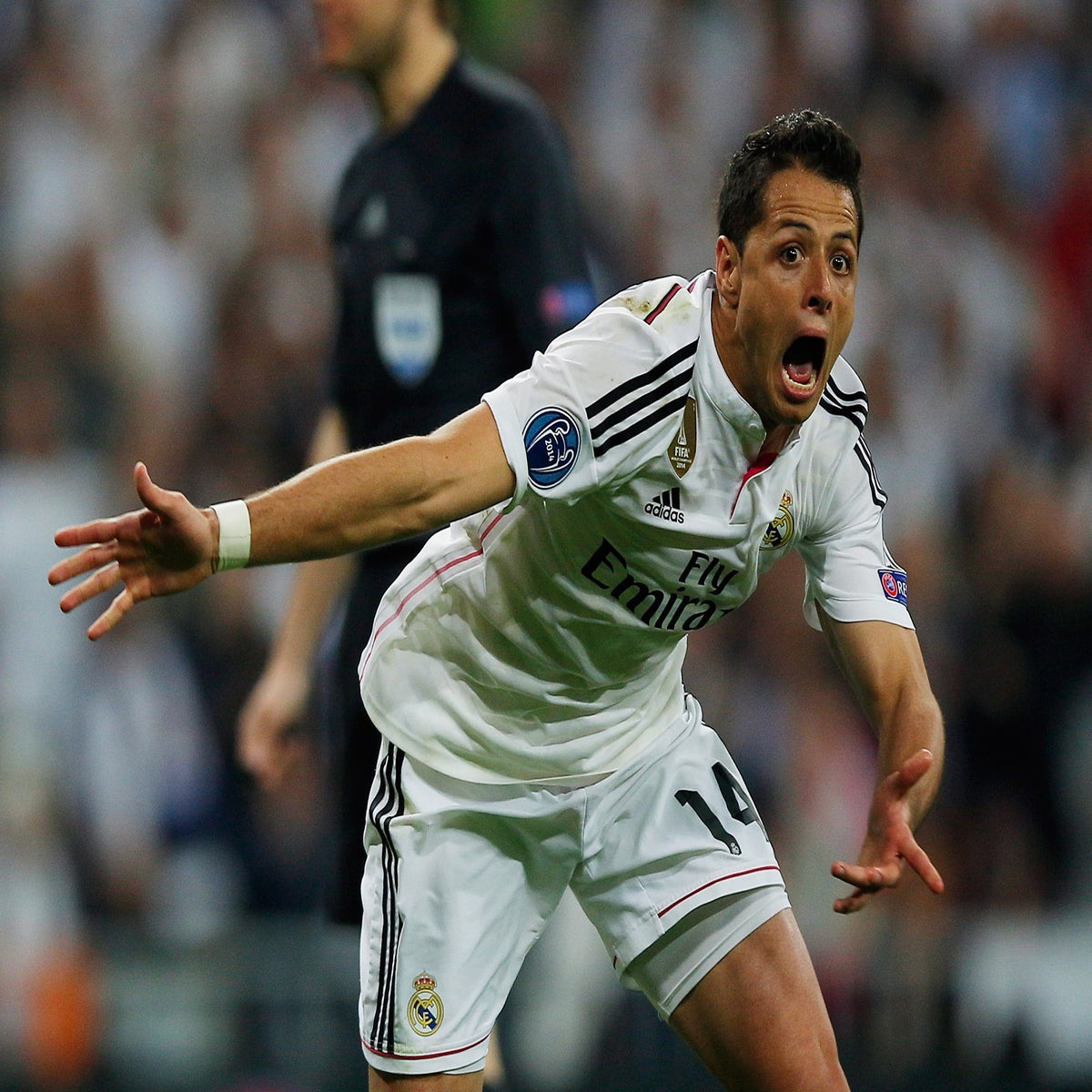 chicharito rezando