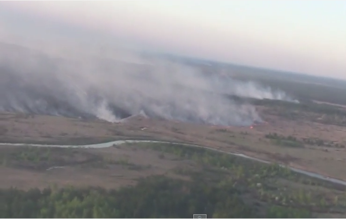 Chernobyl fire: Ukraine's biggest blaze in decades threatens to spread ...