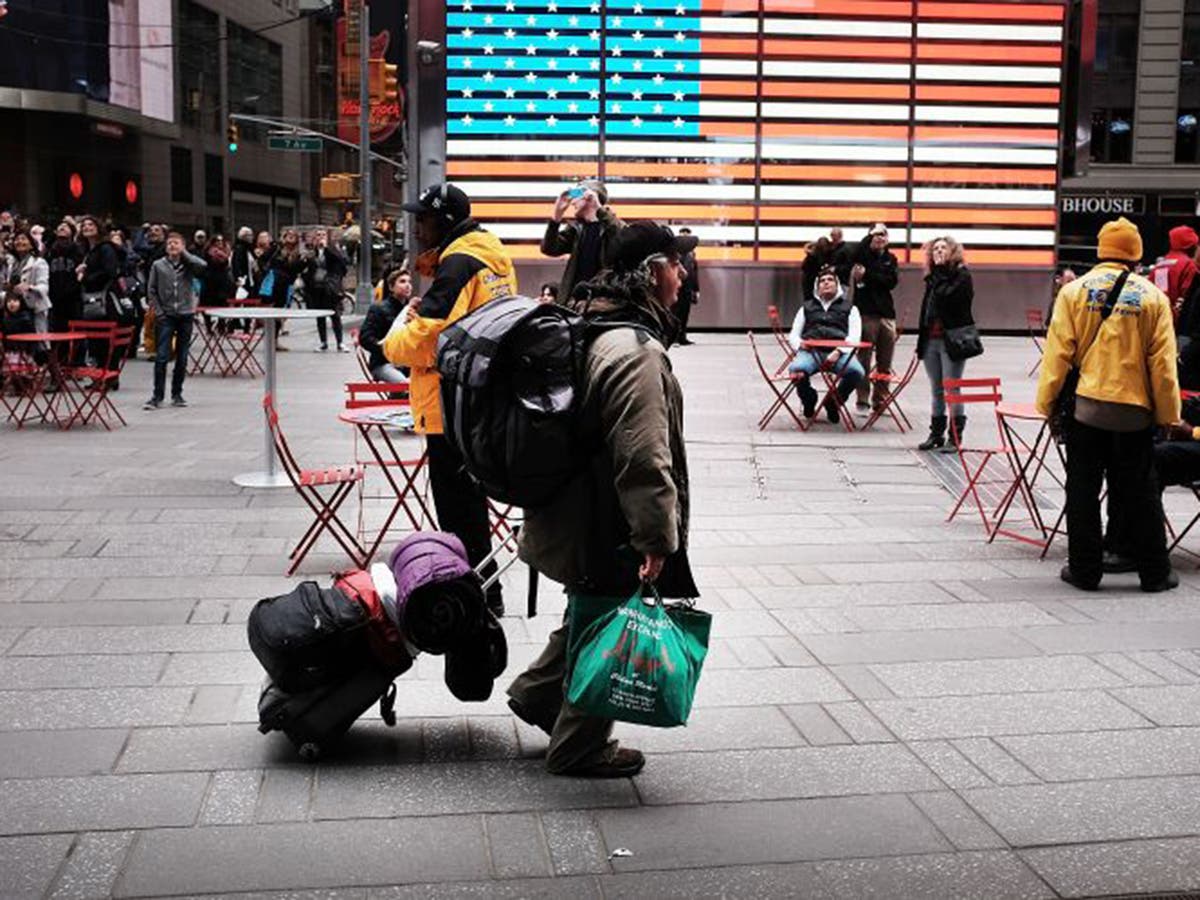 Increasing numbers of homeless people in America keep their mobile ...