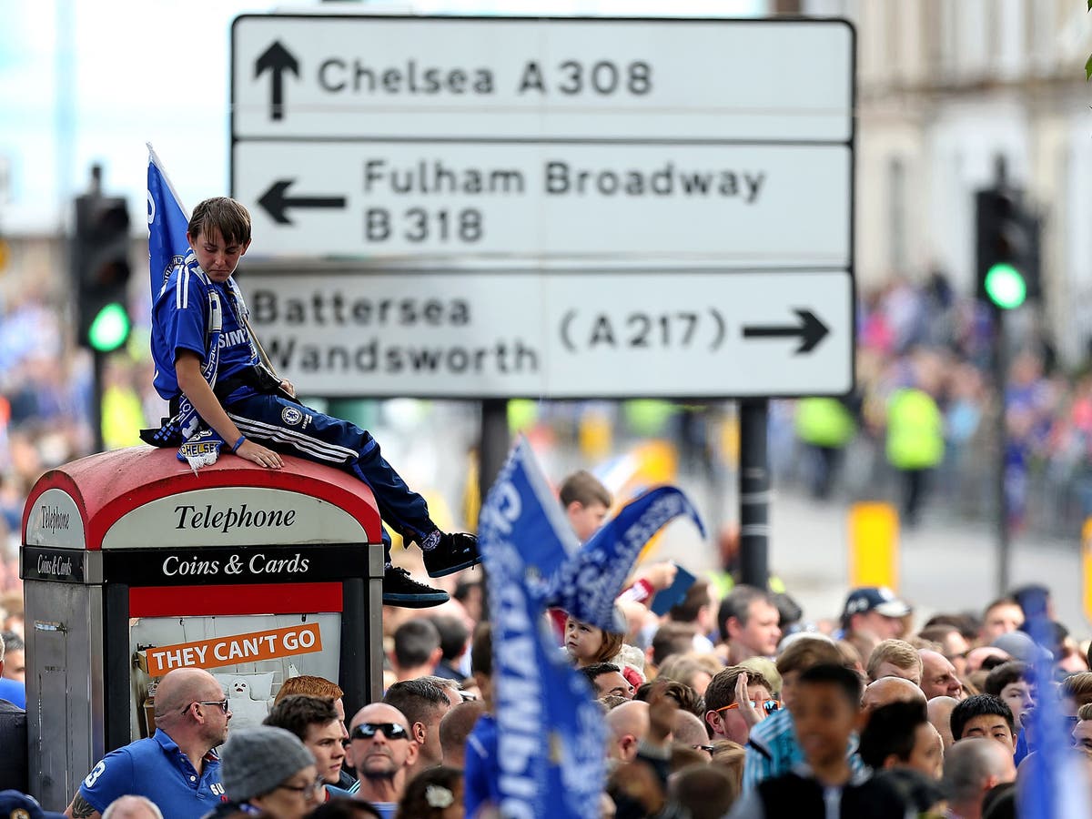 Chelsea victory parade mocked on Twitter as 'tens of fans' pack the ...