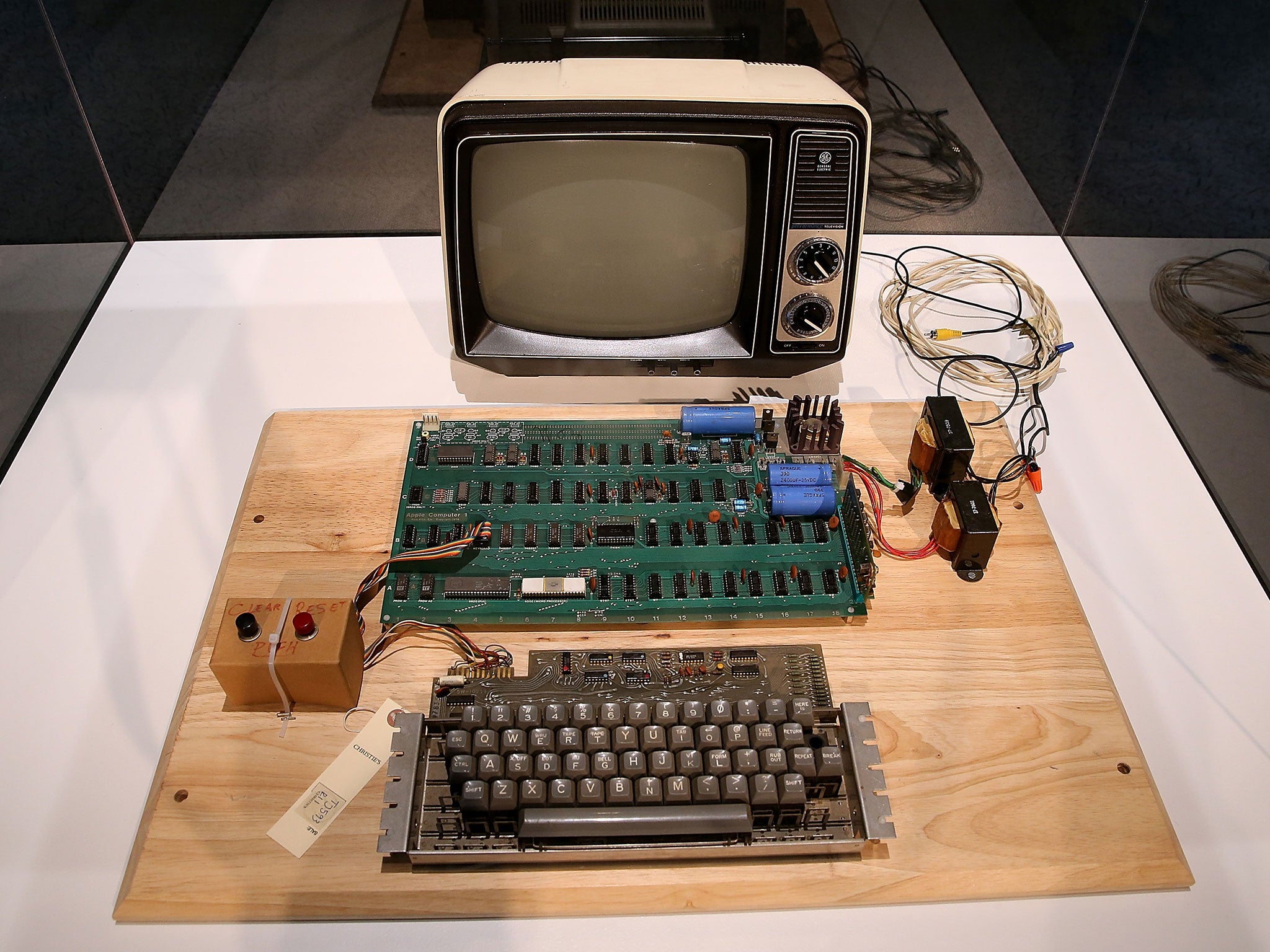 California Woman Sends Rare Apple I Computer To Recycling Centre The
