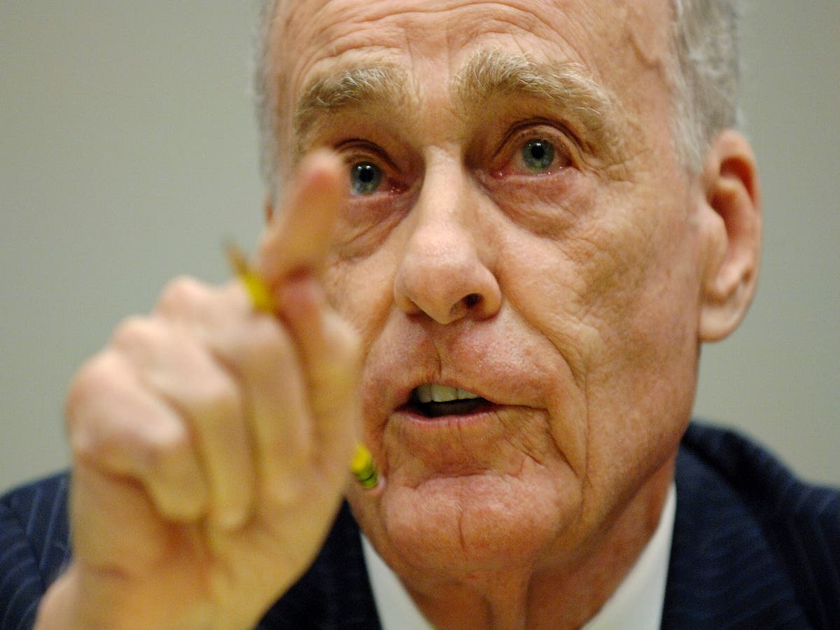 Vincent Bugliosi dead: Charles Manson prosecutor dies 45 years after ...