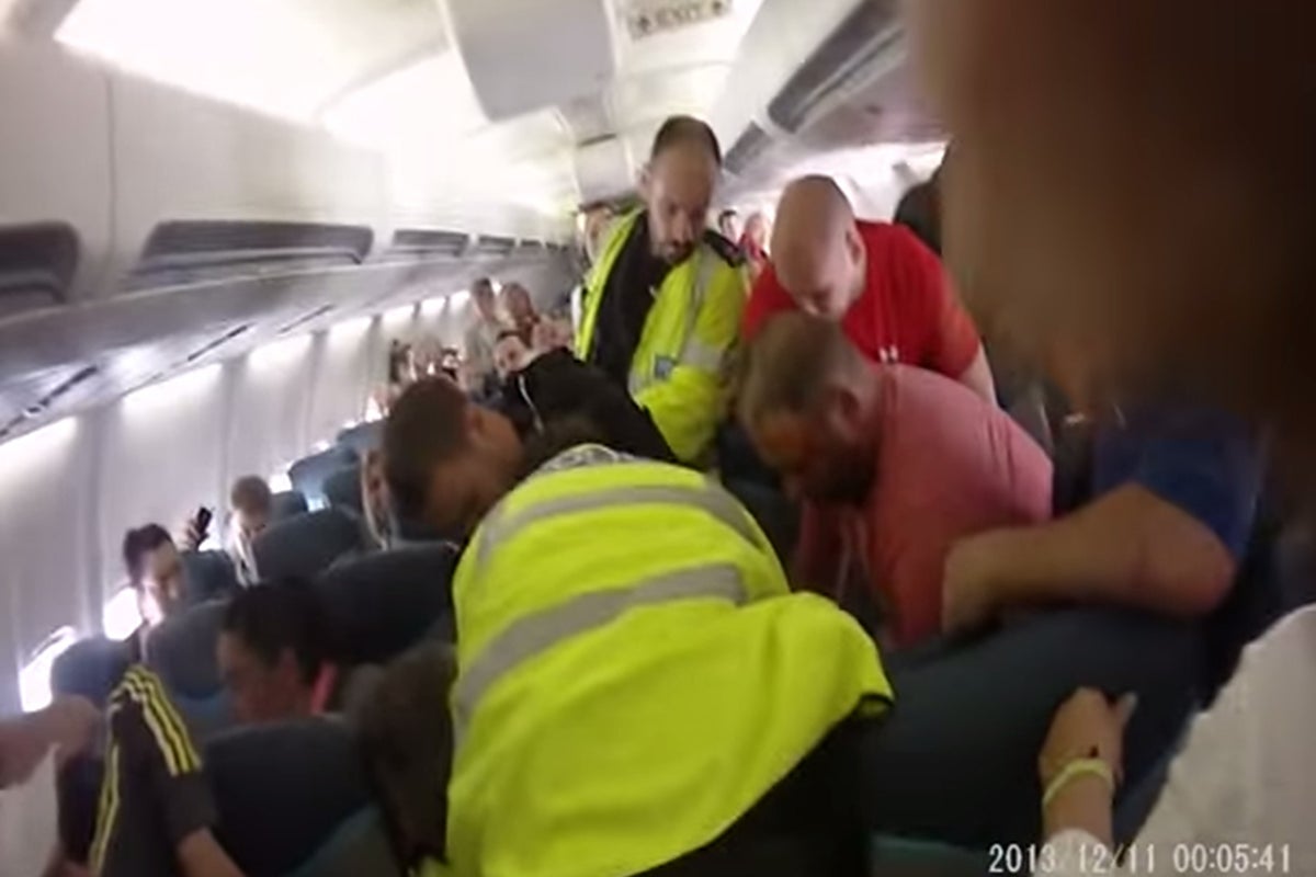 Airline passenger 'so drunk he didn't know what country he was in ...