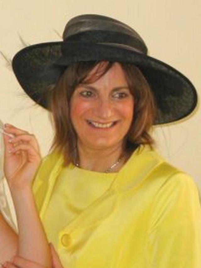 British teacher Ruth Ross dies after collapsing in heat during hike ...