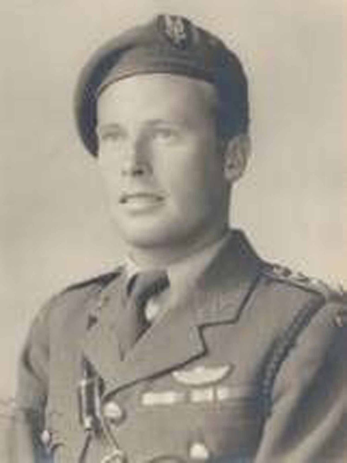 Lieutenant Norman Poole: The first Allied soldier to set foot in France ...