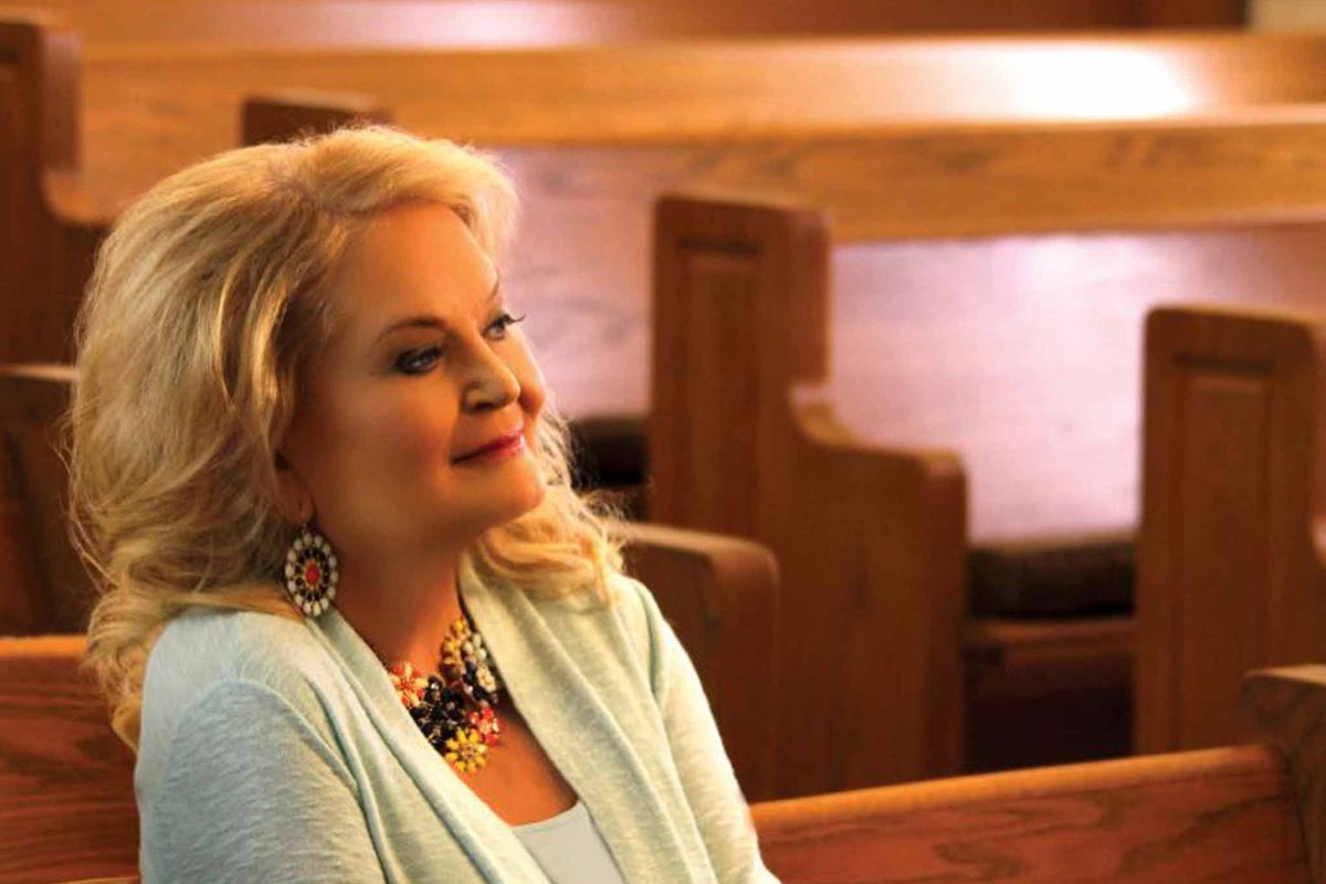 Lynn Anderson: Country singer who had an international pop hit with her ...