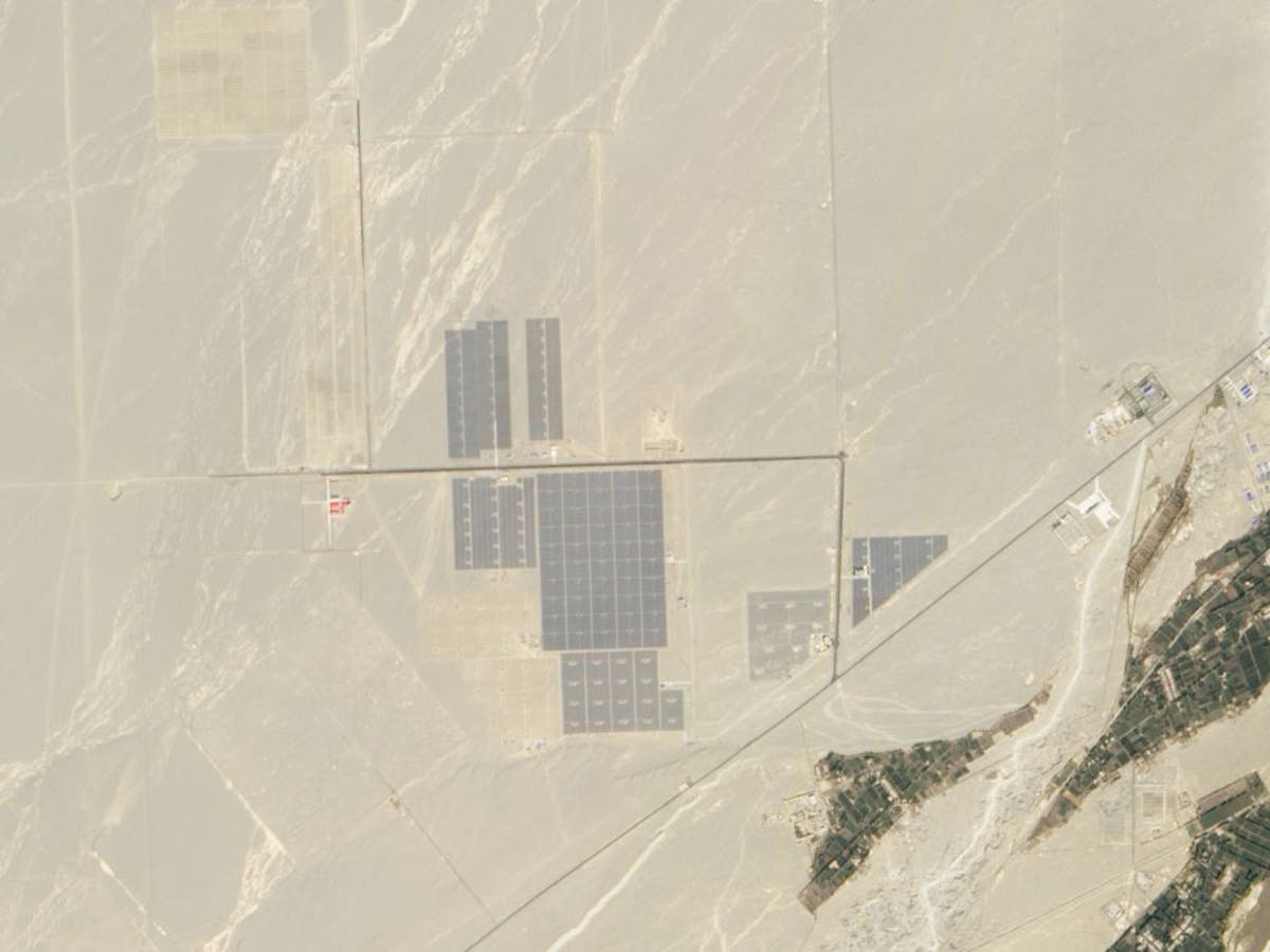 China builds huge solar power station which could power a million homes ...