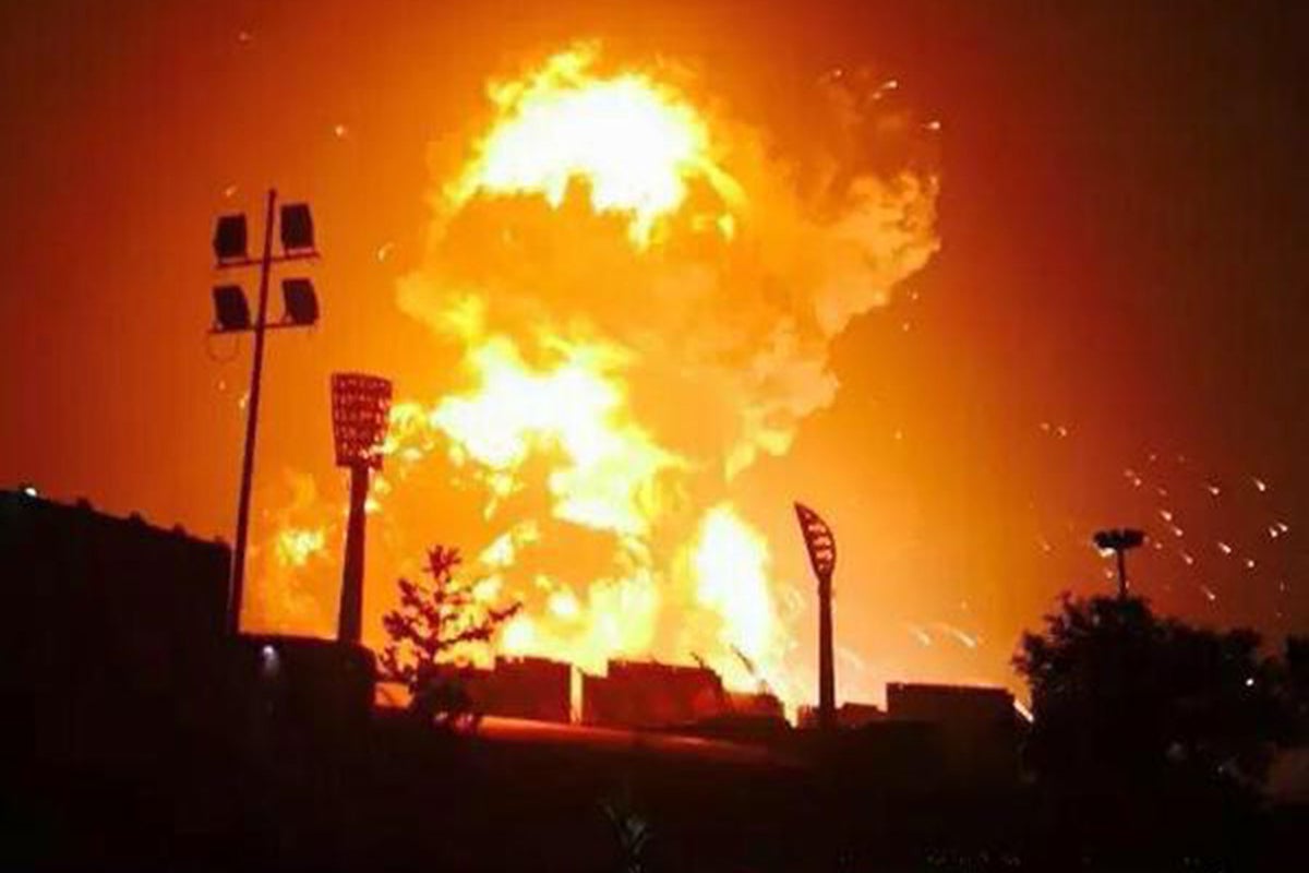 Tianjin explosion: 44 dead and 400 injured as huge blasts rock Chinese ...