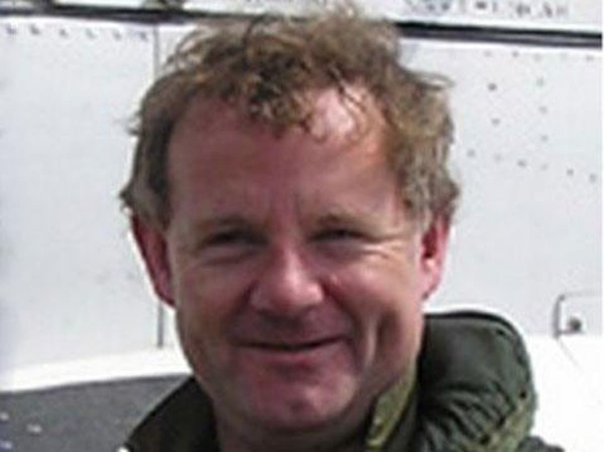 Shoreham air show crash pilot was at the 'top of his game' says expert ...