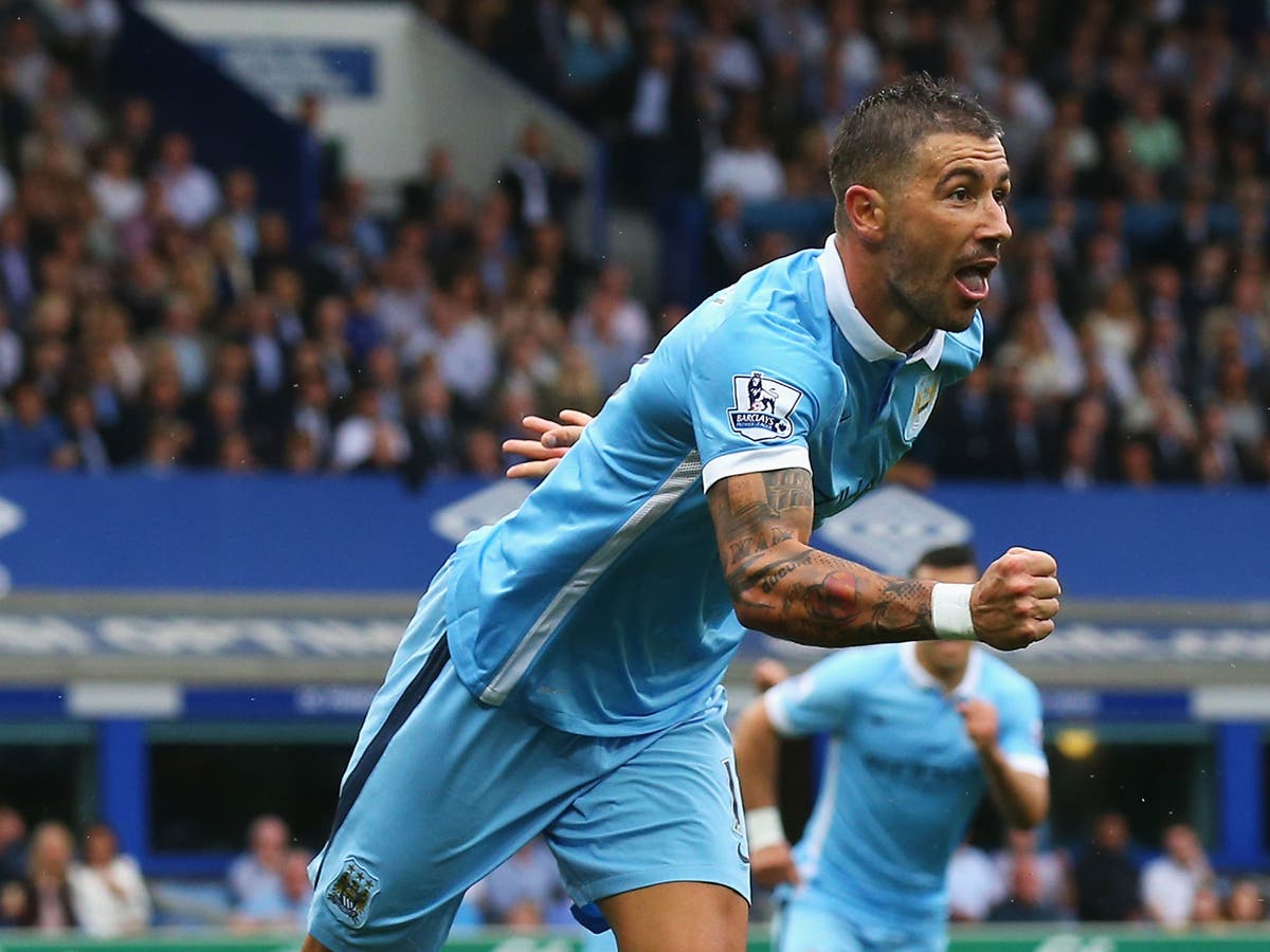 Everton vs Manchester City match report: Aleksandar Kolarov and Samir ...
