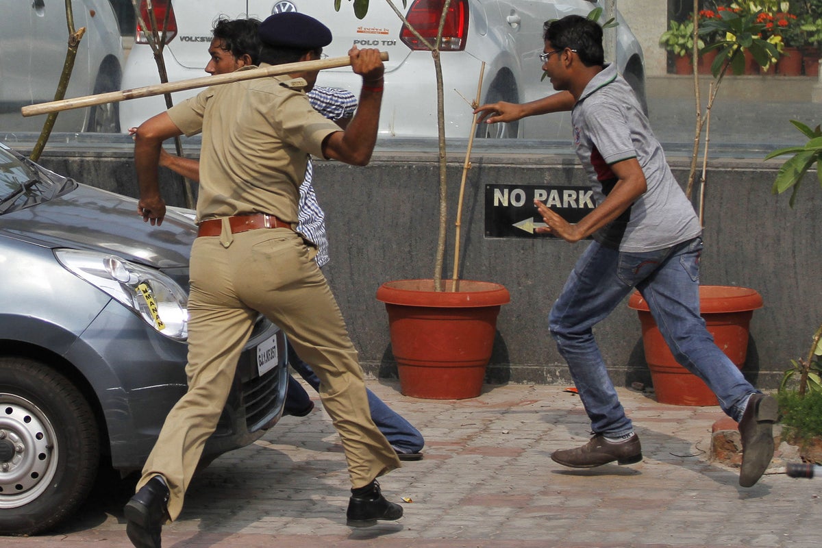 India riots: Patel caste seeks 'backward' status to qualify for job ...