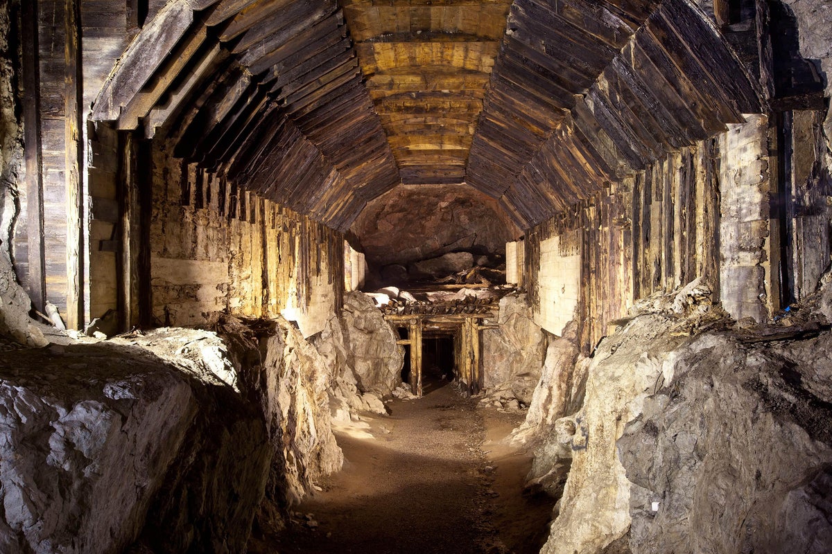Nazi 'gold train' explained: Is the train real, what is inside it and ...