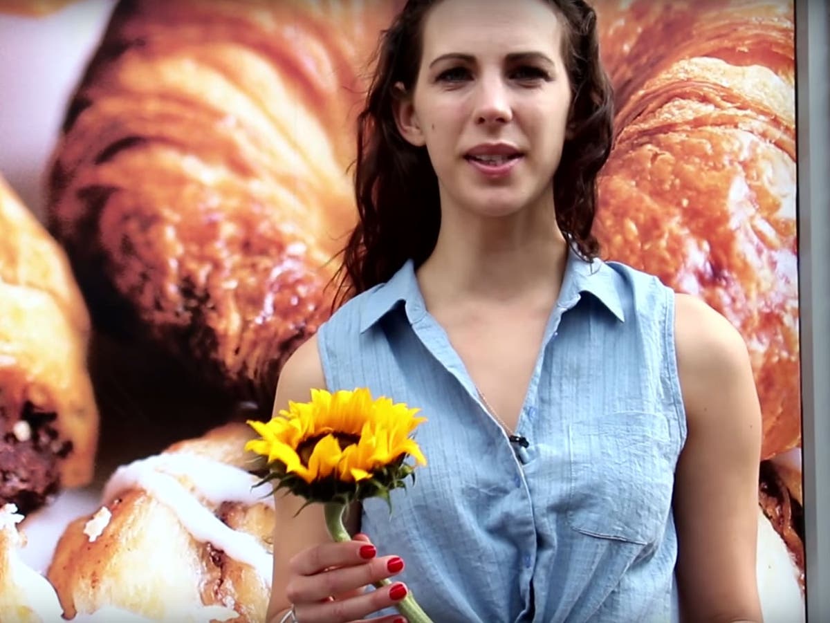 YouTube dating expert Hayley Quinn turns the tables - by offering men ...