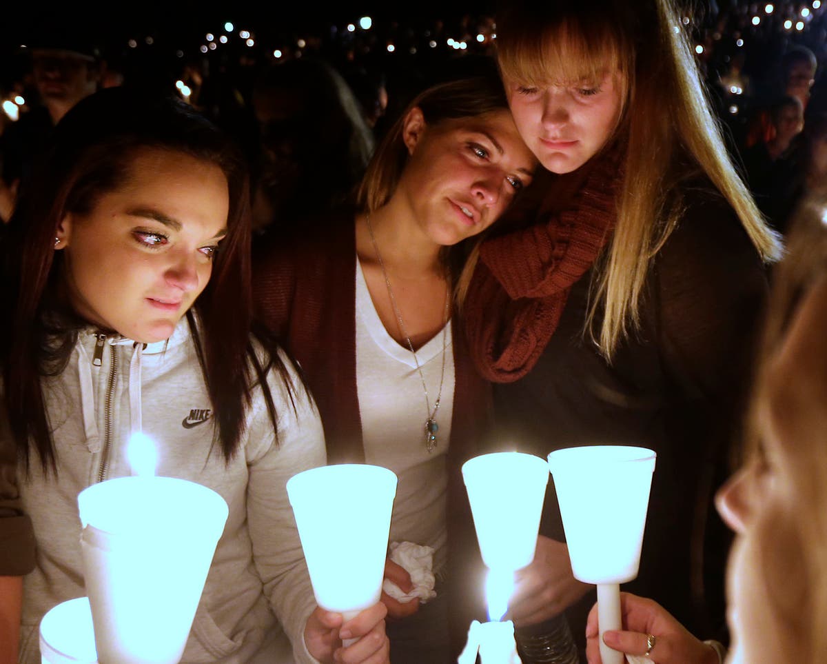Oregon school shooting: Hundreds gather for vigils to mourn victims ...