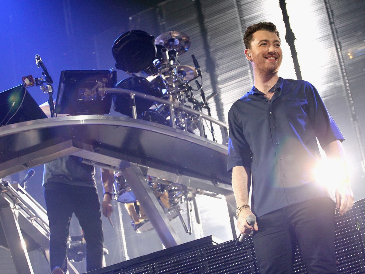 Sam Smith breaks UK chart record with first James Bond-themed number ...