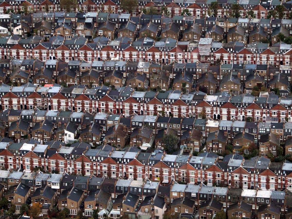 Housing crisis stripping billions out of London's economy, study shows ...