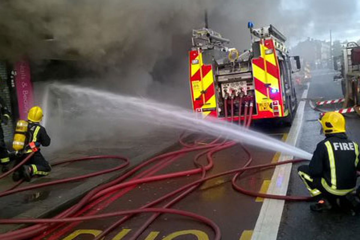 Finchley Road fire: Pregnant woman among 25 people rescued from ...