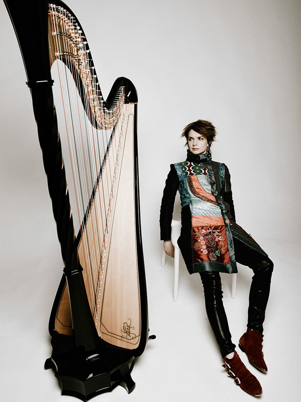 Catrin Finch: Harpist and composer visits Welsh-speaking area of ...