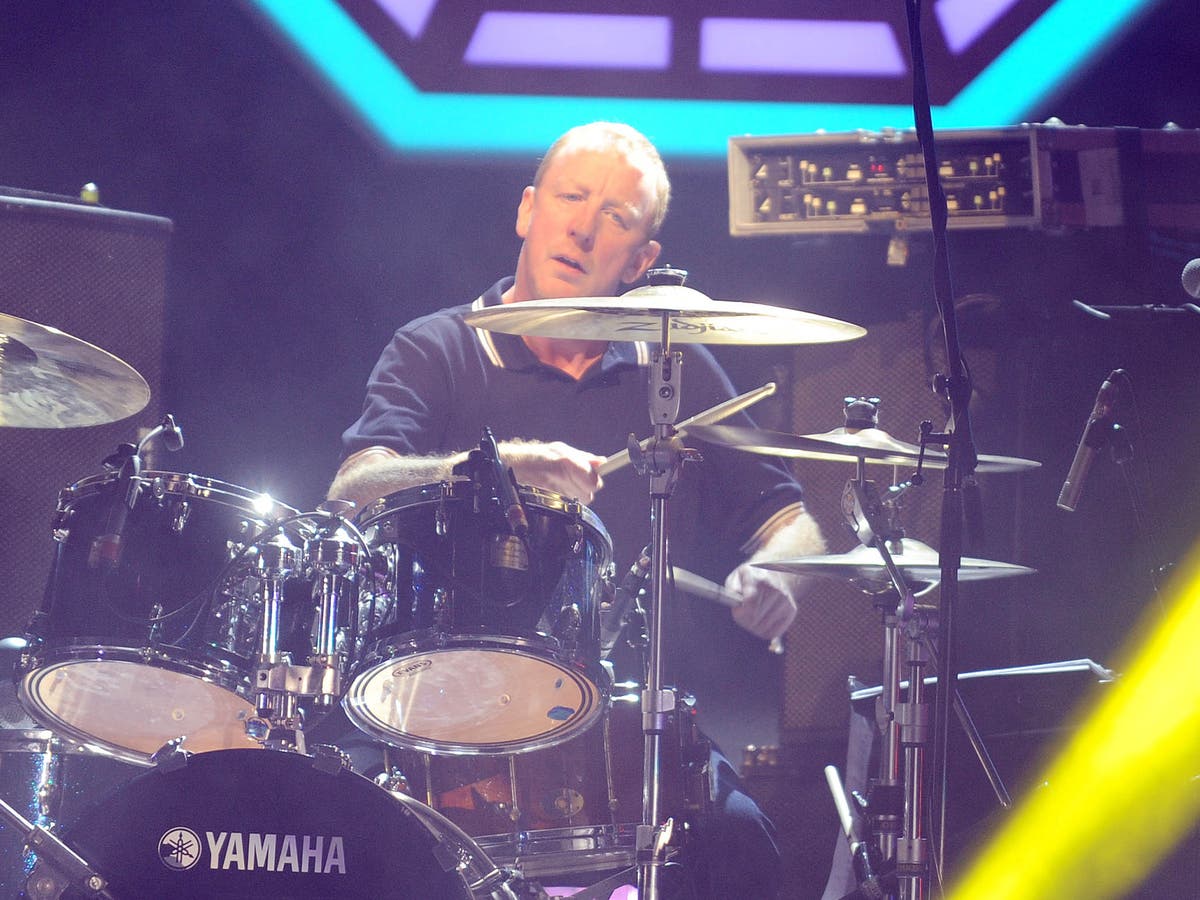 Blur drummer's Star Boot Sale for refugees sees quirky donations from ...