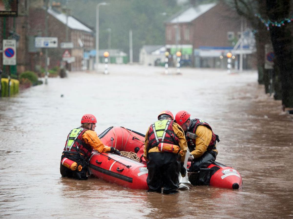 Storm Desmond: Weather sees police declare major incident as severe ...