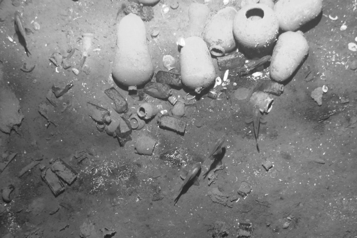 San Jose galleon shipwreck with £1 billion treasure found off Colombia ...
