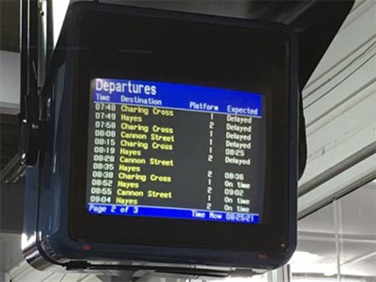 Southeastern trains severely delayed due to London Bridge signalling ...