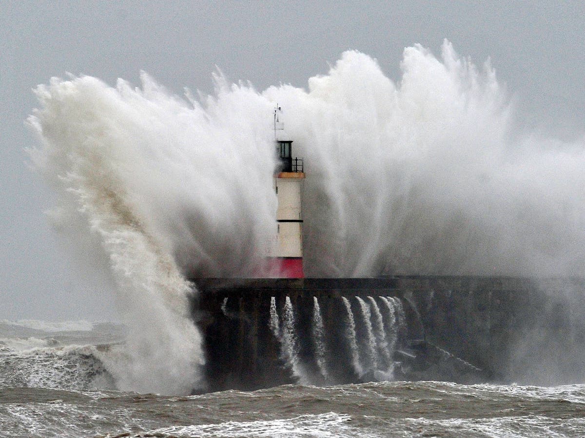 UK weather: Nine-metre waves and high rivers forecast as heavy rain and ...