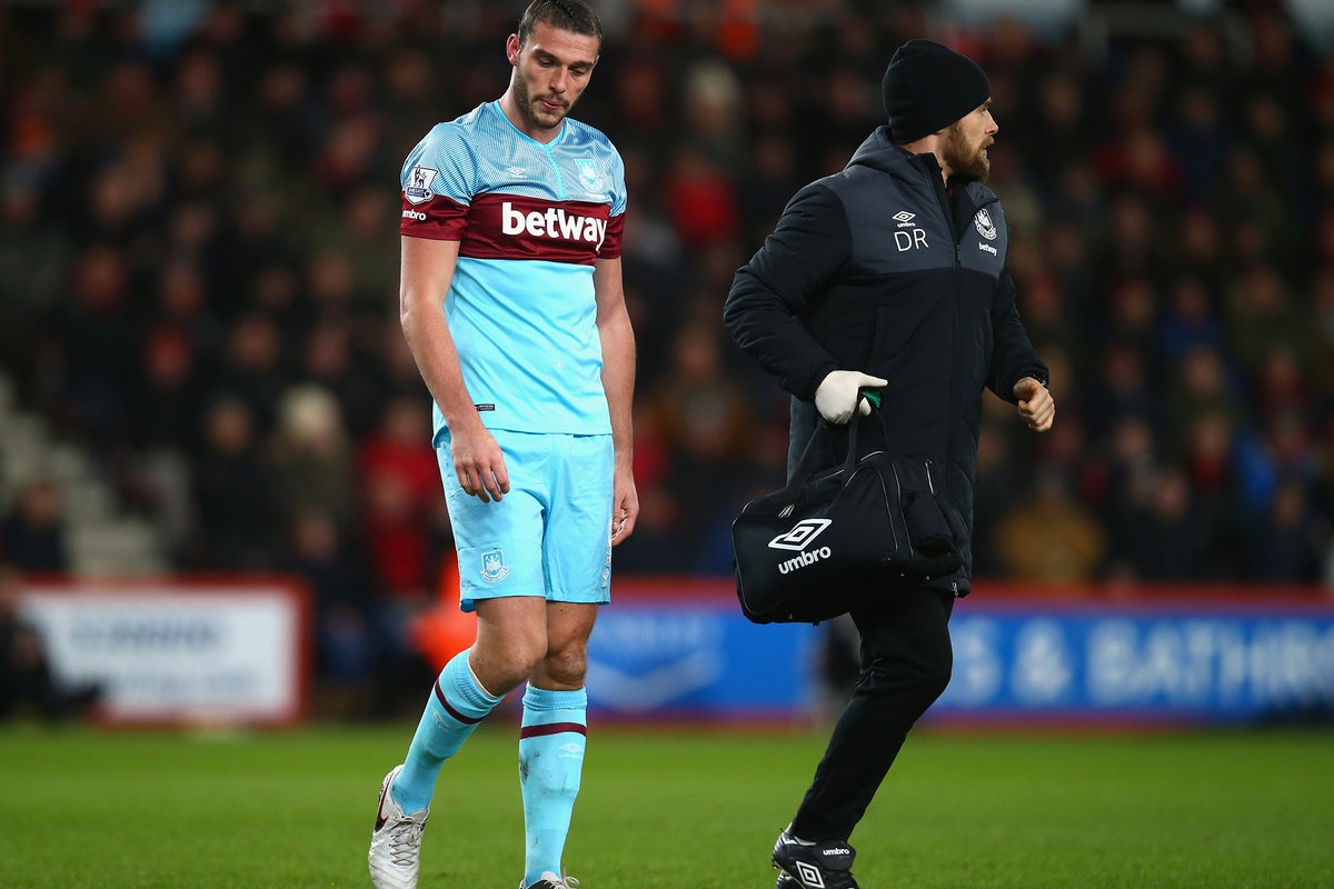 Andy Carroll injury: West Ham striker set for another six weeks out ...